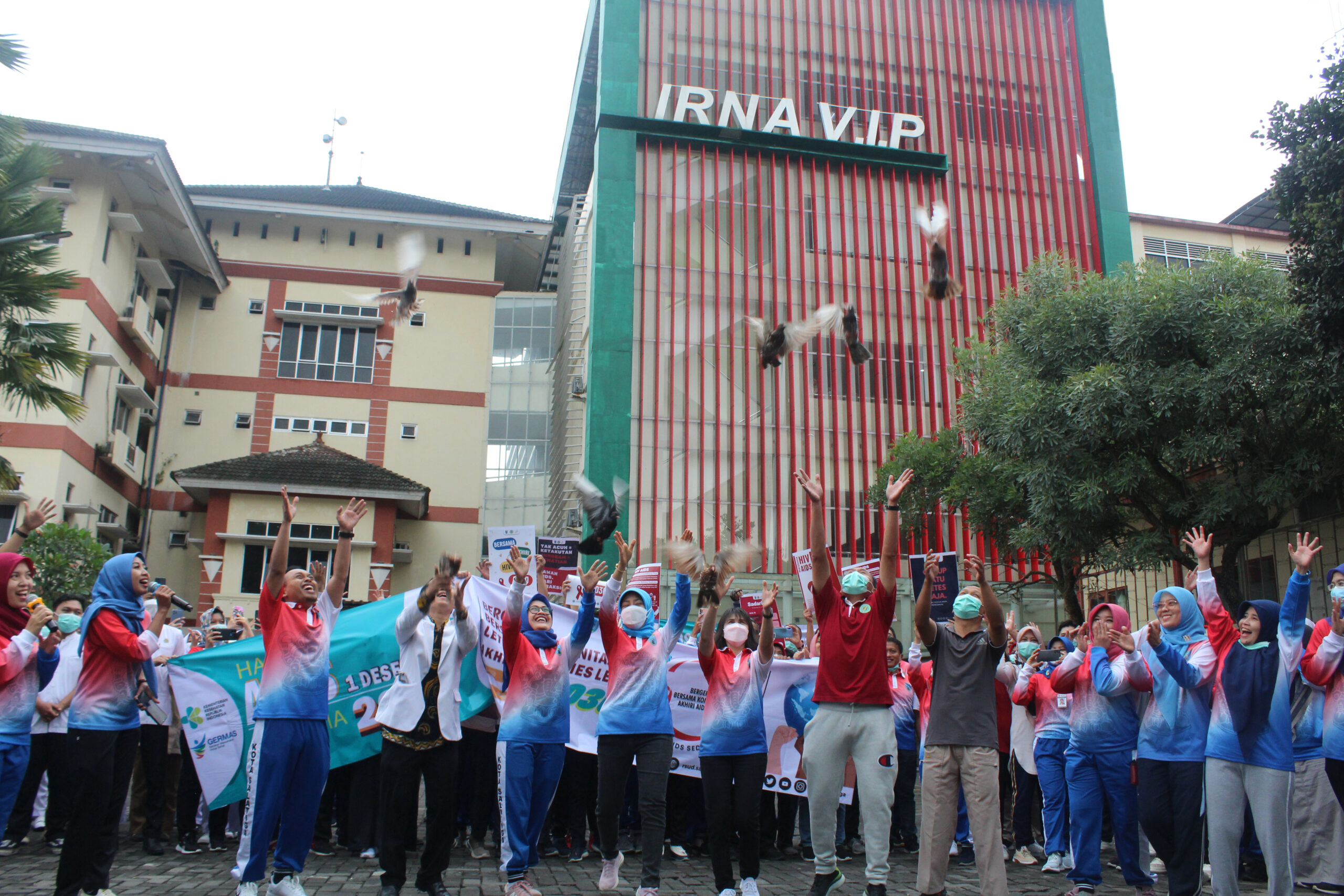APEL LUAR BIASA DALAM RANGKA MEMPERINGATI HARI AIDS SEDUNIA - RSUD Kota Salatiga